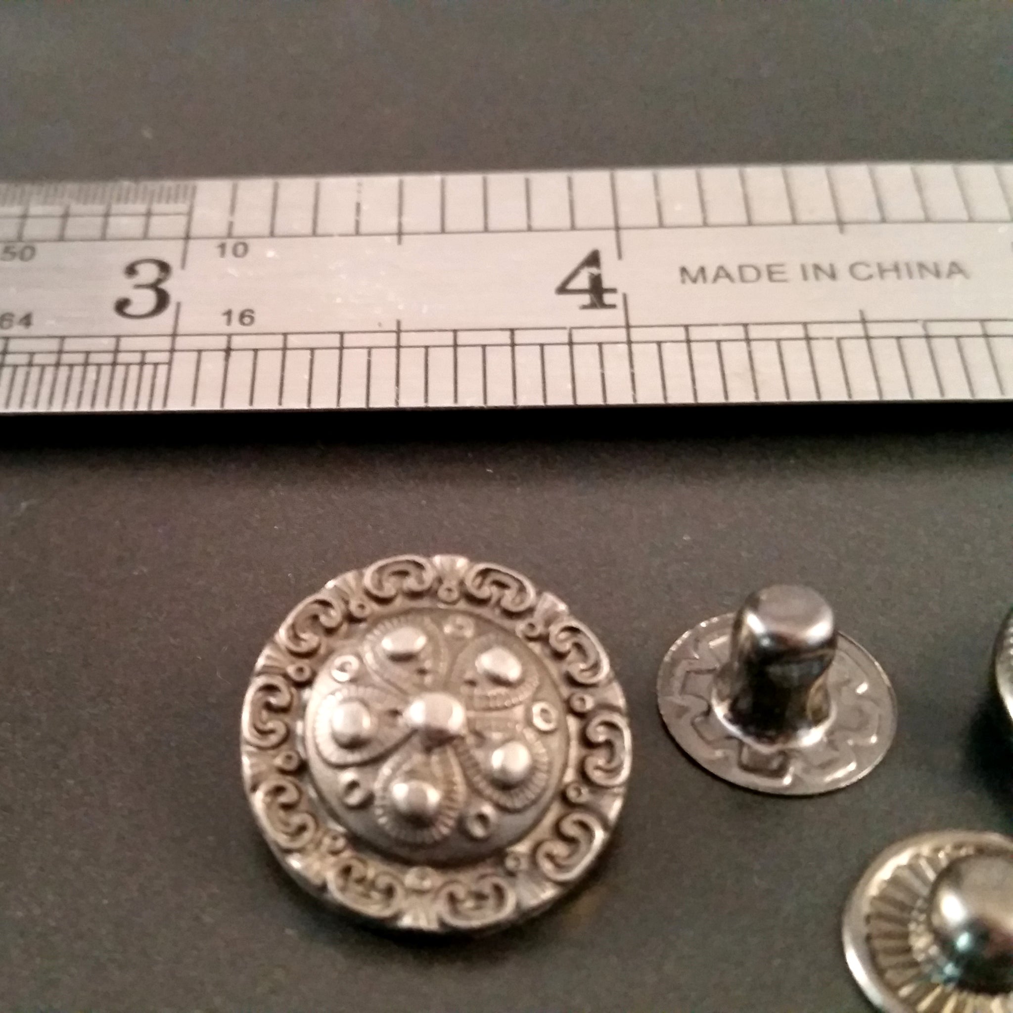 Concho Snaps Silver Asian Floral – Fenris