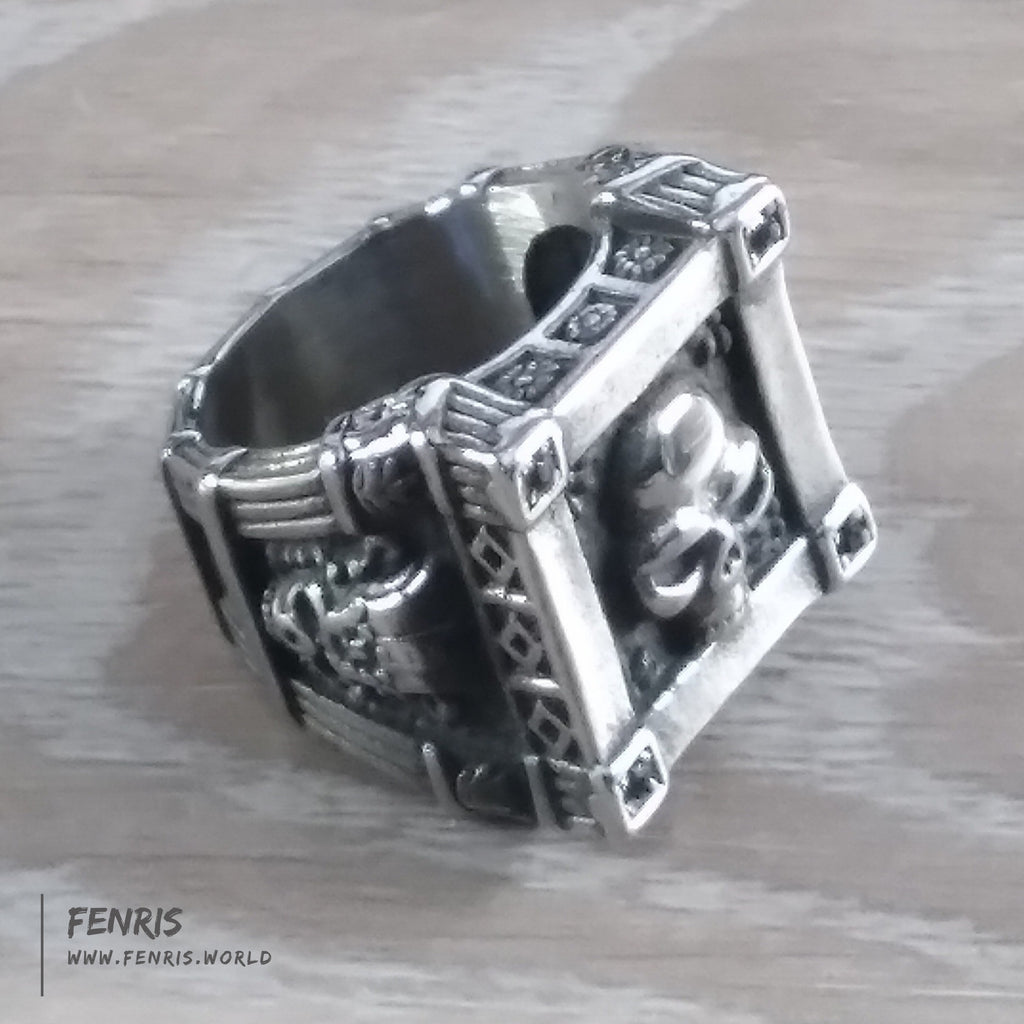 Mens Skull Ring Silver Tomb Style – Fenris