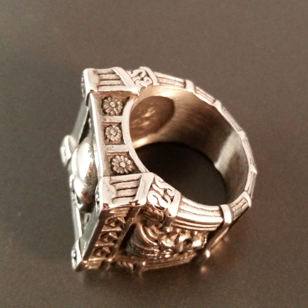 Mens Skull Ring Silver Tomb Style – Fenris