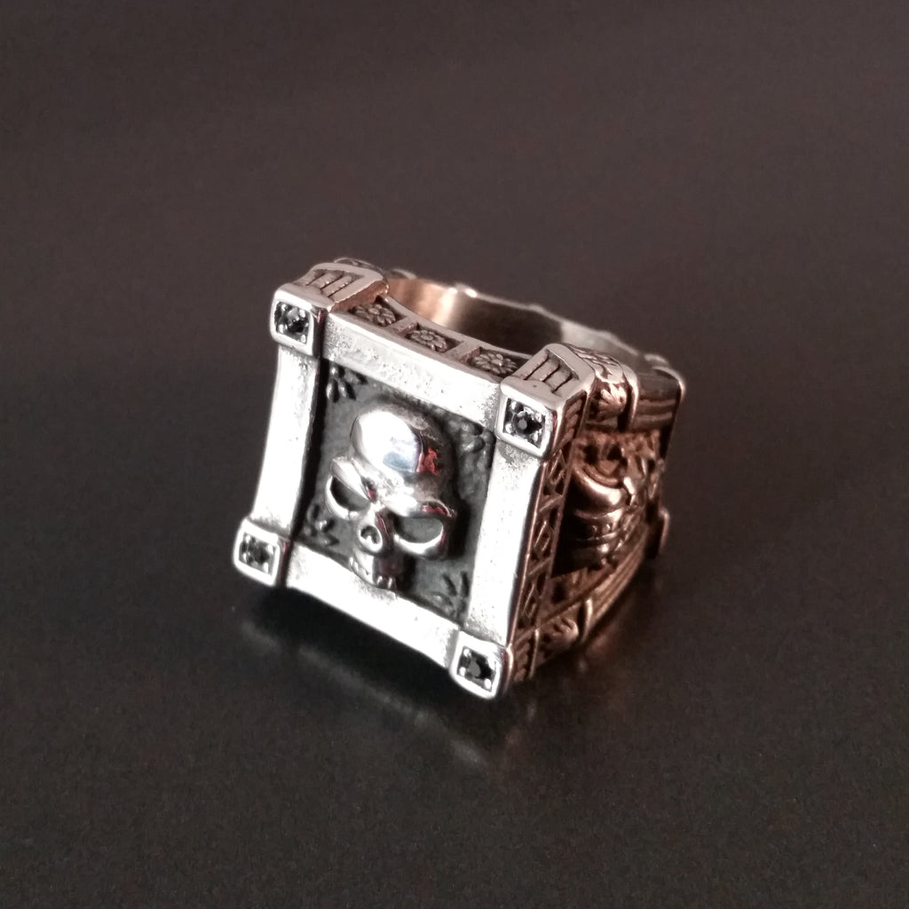 Mens Skull Ring Silver Tomb Style – Fenris